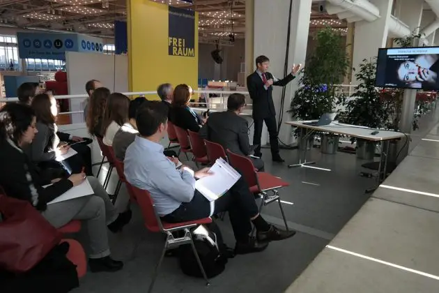 Handout schreiben - Muster/Vorlage mit Beispielen, Aufbau & Gliederung